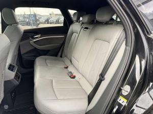 Black Audi E-Tron 2019 in Kaunas, with an engine capacity of 0.00 L and mileage of 185 thousand km for 21500 €, photo 14 on AUTOMOTO.COM.LV