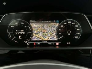 Black Audi E-Tron 2019 in Kaunas, with an engine capacity of 0.00 L and mileage of 185 thousand km for 21500 €, photo 17 on AUTOMOTO.COM.LV