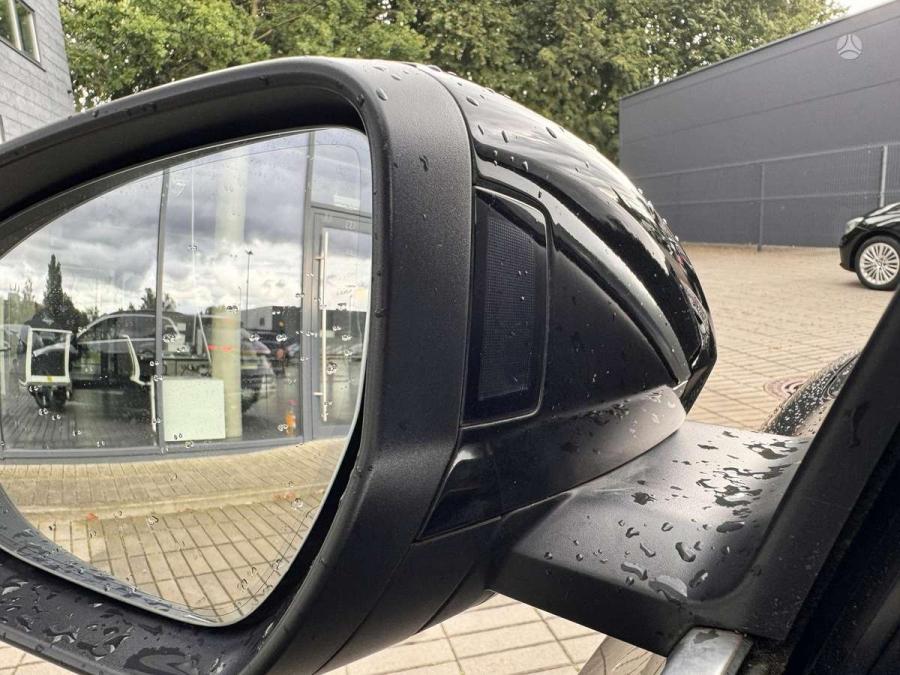 Black Audi E-Tron 2019 in Kaunas, with an engine capacity of 0.00 L and mileage of 185 thousand km for 21500 €, photo 21 on AUTOMOTO.COM.LV