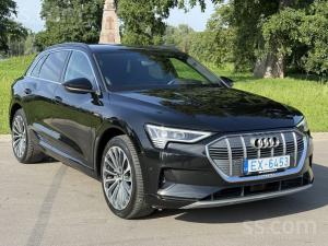 Black Audi E-Tron 2019 in Riga, with an engine capacity of 0.00 L and mileage of 0 thousand km for 26450 €, photo 3 on AUTOMOTO.COM.LV
