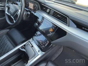 Black Audi E-Tron 2019 in Riga, with an engine capacity of 0.00 L and mileage of 0 thousand km for 26450 €, photo 8 on AUTOMOTO.COM.LV