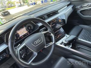 Black Audi E-Tron 2019 in Riga, with an engine capacity of 0.00 L and mileage of 0 thousand km for 26450 €, photo 10 on AUTOMOTO.COM.LV
