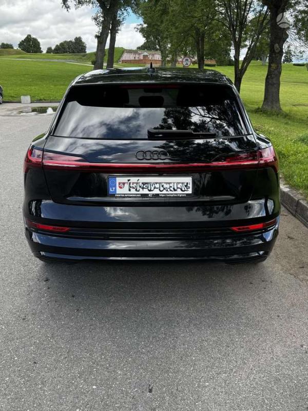 Black Audi E-Tron 2019 in Kaunas, with an engine capacity of 0.00 L and mileage of 246 thousand km for 22999 €, photo 2 on AUTOMOTO.COM.LV