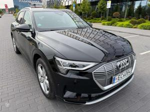 Black Audi E-Tron 2019 in Vilnius, with an engine capacity of 0.00 L and mileage of 170 thousand km for 21800 €, photo  on AUTOMOTO.COM.LV