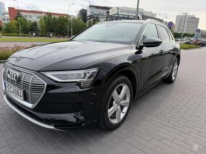 Black Audi E-Tron 2019 in Vilnius, with an engine capacity of 0.00 L and mileage of 170 thousand km for 21800 €, photo 12 on AUTOMOTO.COM.LV