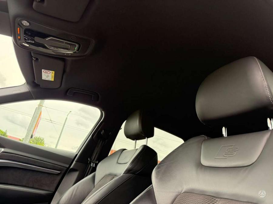 Black Audi E-Tron 2019 in Vilnius, with an engine capacity of 0.00 L and mileage of 170 thousand km for 21800 €, photo 17 on AUTOMOTO.COM.LV