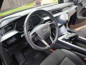 Black Audi E-Tron 2019 in Vilnius, with an engine capacity of 0.00 L and mileage of 170 thousand km for 21800 €, photo 22 on AUTOMOTO.COM.LV