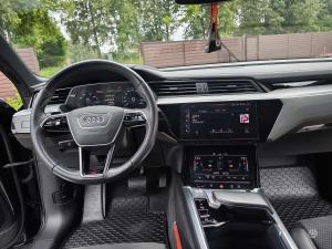 Black Audi E-Tron 2019 in Vilnius, with an engine capacity of 0.00 L and mileage of 170 thousand km for 21800 €, photo 23 on AUTOMOTO.COM.LV