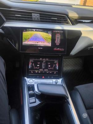 Black Audi E-Tron 2019 in Vilnius, with an engine capacity of 0.00 L and mileage of 170 thousand km for 21800 €, photo 25 on AUTOMOTO.COM.LV