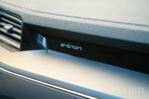 Черный Ауди E-Tron 2019 в Елгава, объемом двигателя 0.00 л и пробегом 178 тыс. км за 20900 €, фото 21 на AUTOMOTO.COM.LV
