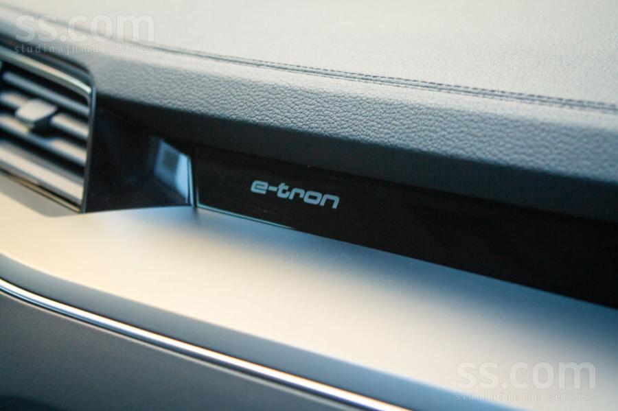 Черный Ауди E-Tron 2019 в Елгава, объемом двигателя 0.00 л и пробегом 178 тыс. км за 20900 €, фото 21 на AUTOMOTO.COM.LV