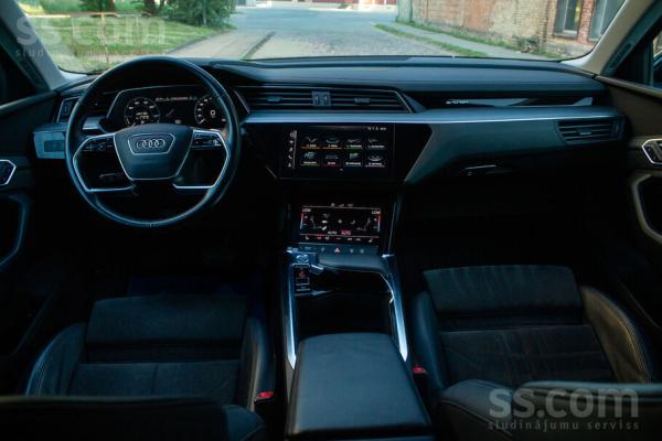 Black Audi E-Tron 2019 in Jelgava, with an engine capacity of 0.00 L and mileage of 178 thousand km for 20900 €, photo 10 on AUTOMOTO.COM.LV