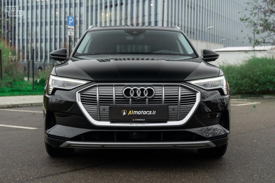 Melns Audi E-Tron 2019 Viļņa, ar dzinēja tilpumu 0.00 L un nobraukumu 84 tūkst. km par 28900 €, foto 4 vietnē AUTOMOTO.COM.LV