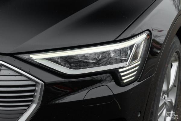 Melns Audi E-Tron 2019 Viļņa, ar dzinēja tilpumu 0.00 L un nobraukumu 84 tūkst. km par 28900 €, foto 6 vietnē AUTOMOTO.COM.LV