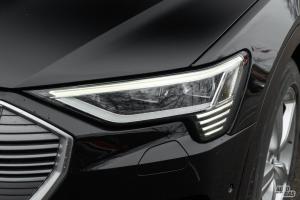 Melns Audi E-Tron 2019 Viļņa, ar dzinēja tilpumu 0.00 L un nobraukumu 84 tūkst. km par 28900 €, foto 6 vietnē AUTOMOTO.COM.LV