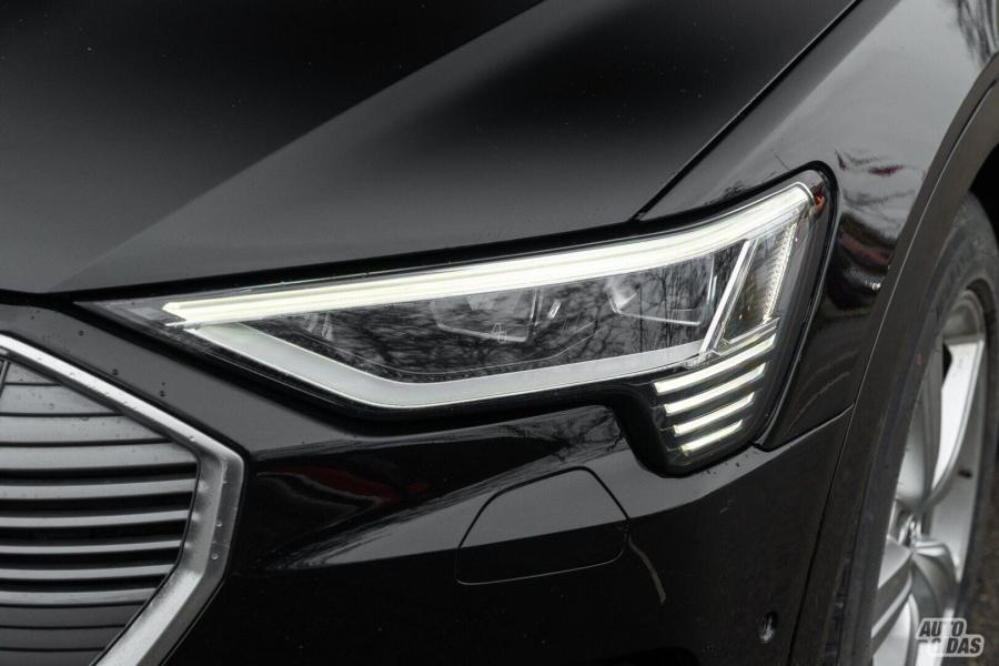Melns Audi E-Tron 2019 Viļņa, ar dzinēja tilpumu 0.00 L un nobraukumu 84 tūkst. km par 28900 €, foto 6 vietnē AUTOMOTO.COM.LV