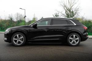 Melns Audi E-Tron 2019 Viļņa, ar dzinēja tilpumu 0.00 L un nobraukumu 84 tūkst. km par 28900 €, foto 7 vietnē AUTOMOTO.COM.LV