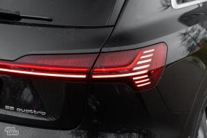Melns Audi E-Tron 2019 Viļņa, ar dzinēja tilpumu 0.00 L un nobraukumu 84 tūkst. km par 28900 €, foto 14 vietnē AUTOMOTO.COM.LV