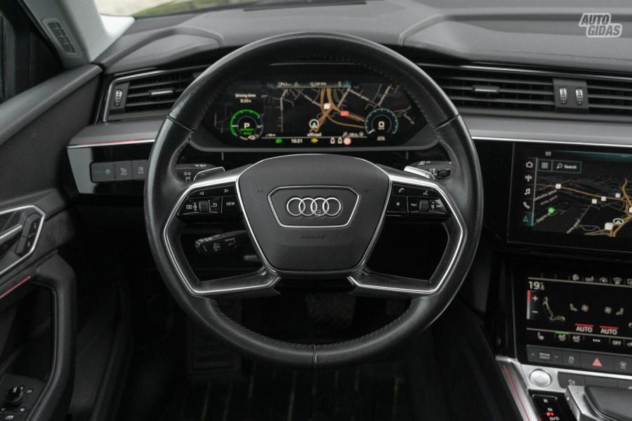 Melns Audi E-Tron 2019 Viļņa, ar dzinēja tilpumu 0.00 L un nobraukumu 84 tūkst. km par 28900 €, foto 19 vietnē AUTOMOTO.COM.LV