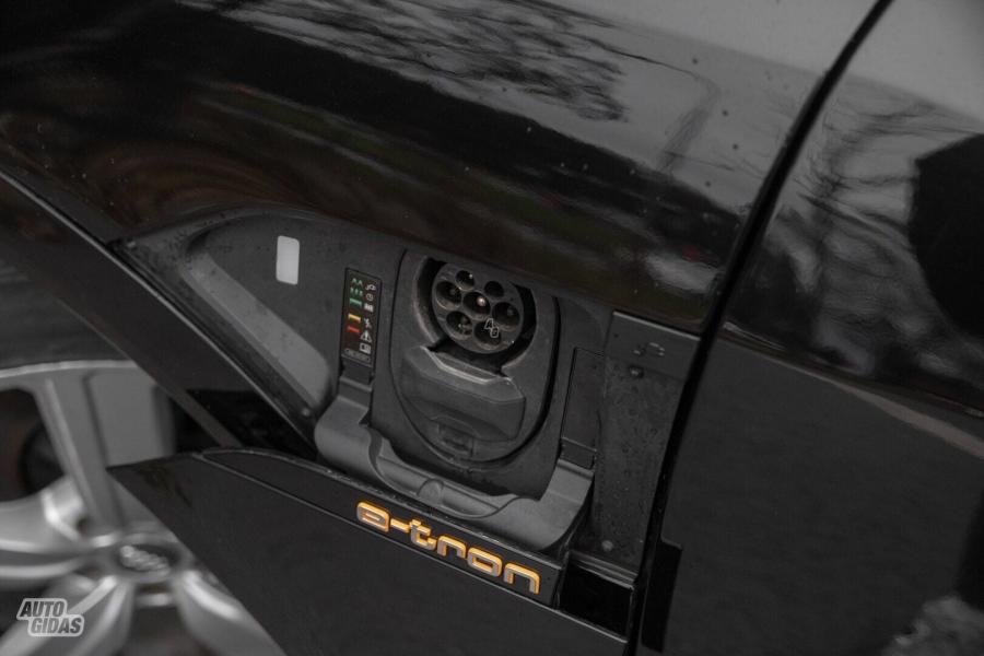 Melns Audi E-Tron 2019 Viļņa, ar dzinēja tilpumu 0.00 L un nobraukumu 84 tūkst. km par 28900 €, foto 37 vietnē AUTOMOTO.COM.LV