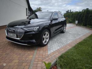 Black Audi E-Tron 2019 in Vilnius, with an engine capacity of 0.00 L and mileage of 173 thousand km for 21450 €, photo 13 on AUTOMOTO.COM.LV