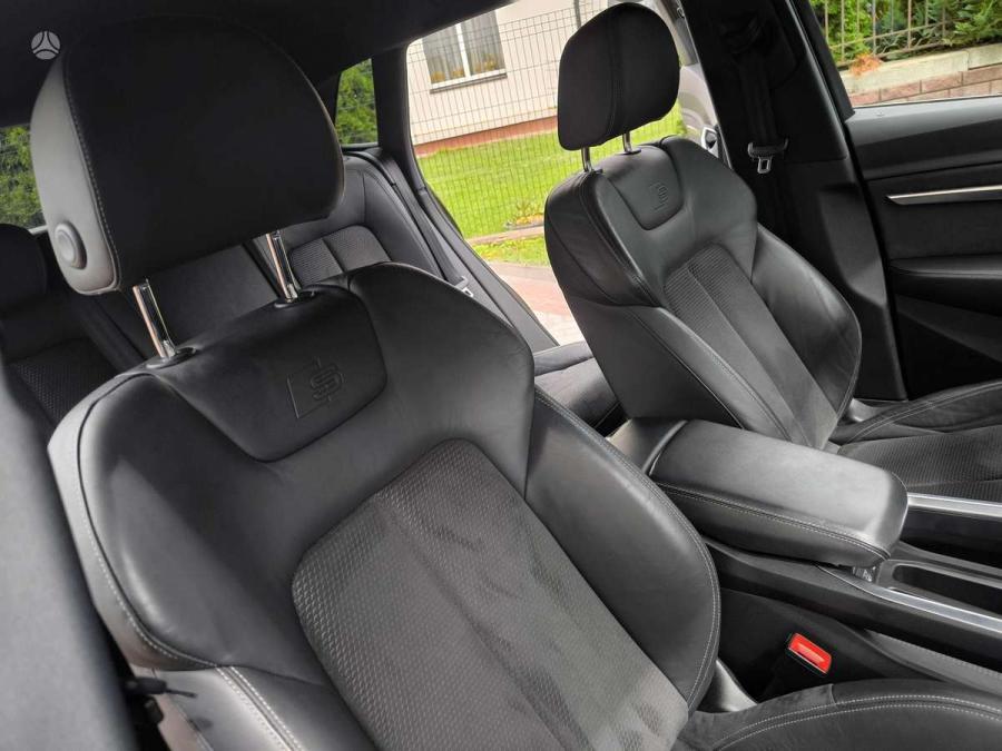 Black Audi E-Tron 2019 in Vilnius, with an engine capacity of 0.00 L and mileage of 173 thousand km for 21450 €, photo 23 on AUTOMOTO.COM.LV