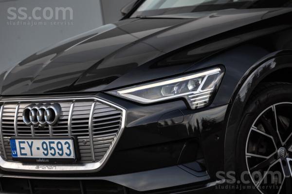 Black Audi E-Tron 2019 in Jelgava, with an engine capacity of 0.00 L and mileage of 0 thousand km for 18900 €, photo 8 on AUTOMOTO.COM.LV