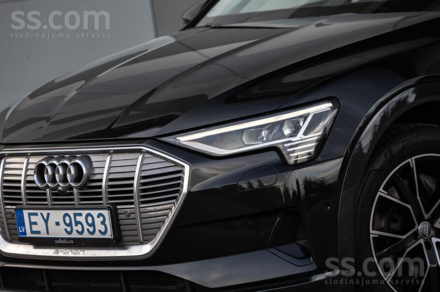 Melns Audi E-Tron 2019 Jelgava, ar dzinēja tilpumu 0.00 L un nobraukumu 0 tūkst. km par 18900 €, foto 8 vietnē AUTOMOTO.COM.LV