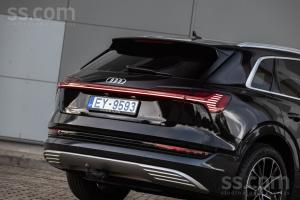 Melns Audi E-Tron 2019 Jelgava, ar dzinēja tilpumu 0.00 L un nobraukumu 0 tūkst. km par 18900 €, foto 13 vietnē AUTOMOTO.COM.LV