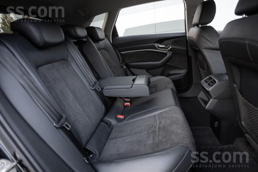 Melns Audi E-Tron 2019 Jelgava, ar dzinēja tilpumu 0.00 L un nobraukumu 0 tūkst. km par 18900 €, foto 22 vietnē AUTOMOTO.COM.LV