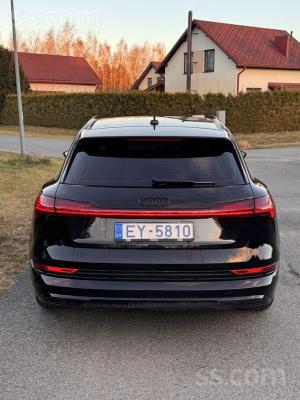 Black Audi E-Tron 2020 in Riga, with an engine capacity of 0.00 L and mileage of 115 thousand km for 22490 €, photo 3 on AUTOMOTO.COM.LV