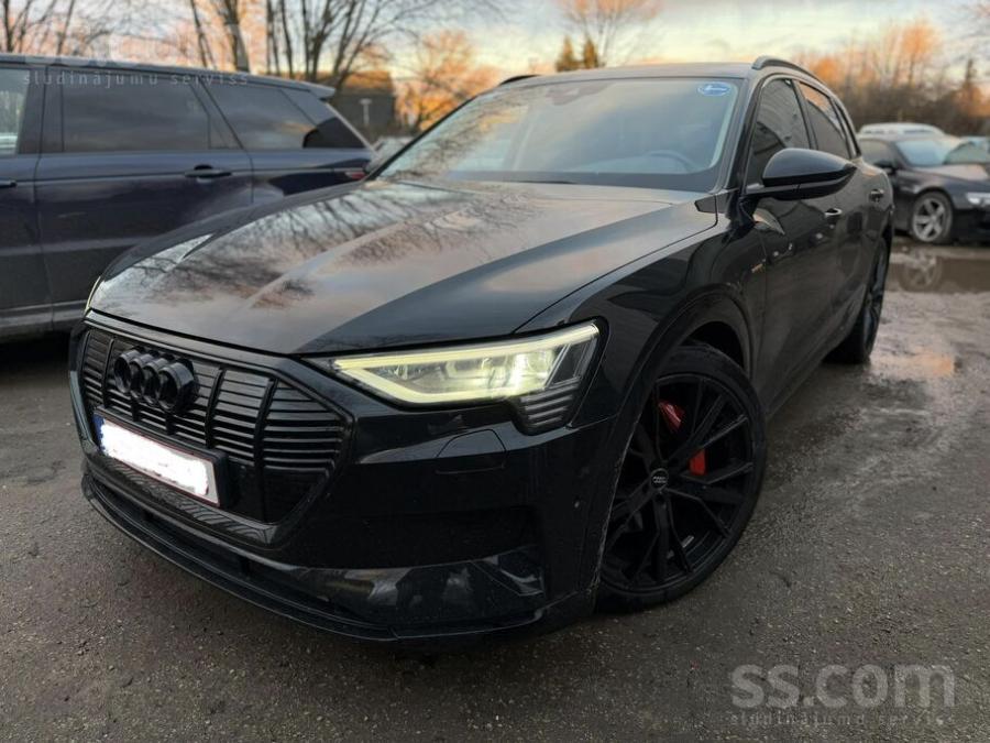 Black Audi E-Tron 2020 in Riga, with an engine capacity of 0.00 L and mileage of 115 thousand km for 22490 €, photo 9 on AUTOMOTO.COM.LV