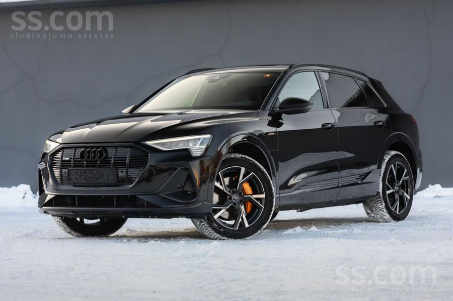 Black Audi E-Tron 2020 in Jelgava, with an engine capacity of 0.00 L and mileage of 152 thousand km for 28500 €, photo 1 on AUTOMOTO.COM.LV