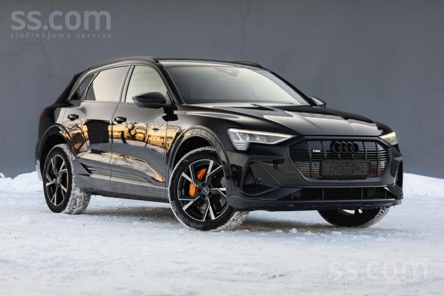 Black Audi E-Tron 2020 in Jelgava, with an engine capacity of 0.00 L and mileage of 152 thousand km for 28500 €, photo 3 on AUTOMOTO.COM.LV