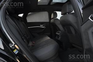 Black Audi E-Tron 2020 in Jelgava, with an engine capacity of 0.00 L and mileage of 152 thousand km for 28500 €, photo 10 on AUTOMOTO.COM.LV