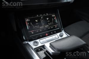 Black Audi E-Tron 2020 in Jelgava, with an engine capacity of 0.00 L and mileage of 152 thousand km for 28500 €, photo 20 on AUTOMOTO.COM.LV