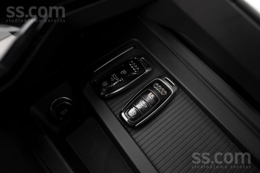 Black Audi E-Tron 2020 in Jelgava, with an engine capacity of 0.00 L and mileage of 152 thousand km for 28500 €, photo 25 on AUTOMOTO.COM.LV