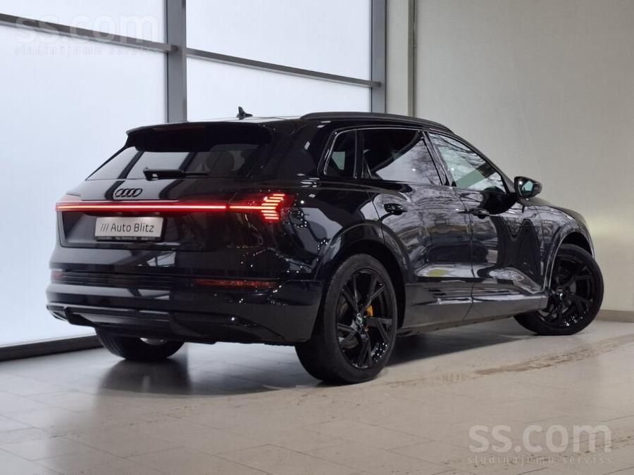 Melns Audi E-Tron 2020 Rīga, ar dzinēja tilpumu 0.00 L un nobraukumu 80 tūkst. km par 31900 €, foto 2 vietnē AUTOMOTO.COM.LV