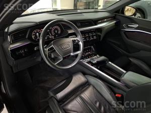 Melns Audi E-Tron 2020 Rīga, ar dzinēja tilpumu 0.00 L un nobraukumu 80 tūkst. km par 31900 €, foto 6 vietnē AUTOMOTO.COM.LV