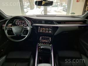 Melns Audi E-Tron 2020 Rīga, ar dzinēja tilpumu 0.00 L un nobraukumu 80 tūkst. km par 31900 €, foto 7 vietnē AUTOMOTO.COM.LV