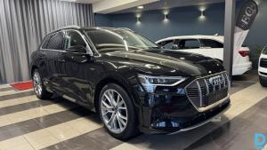 Black Audi E-Tron 2020 in Marupe, with an engine capacity of 0.00 L and mileage of 107 thousand km for 26990 €, photo 2 on AUTOMOTO.COM.LV