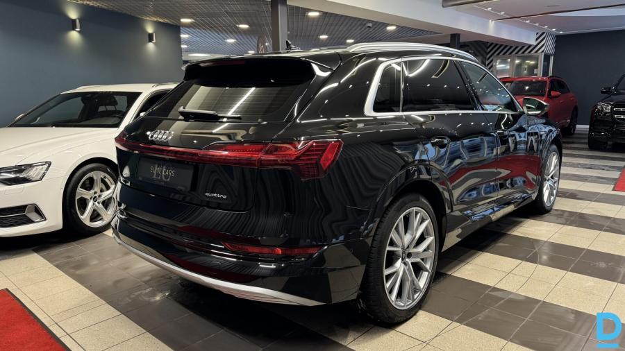 Black Audi E-Tron 2020 in Marupe, with an engine capacity of 0.00 L and mileage of 107 thousand km for 26990 €, photo 4 on AUTOMOTO.COM.LV