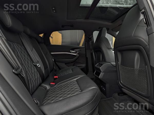 Melns Audi E-Tron 2020 Tukums, ar dzinēja tilpumu 0.00 L un nobraukumu 141 tūkst. km par 29990 €, foto 8 vietnē AUTOMOTO.COM.LV