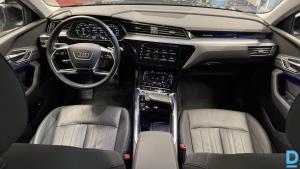 Black Audi E-Tron 2020 in Marupe, with an engine capacity of 0.00 L and mileage of 122 thousand km for 27990 €, photo 8 on AUTOMOTO.COM.LV