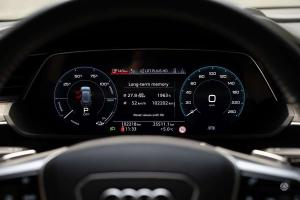Melns Audi E-Tron 2020 Viļņa, ar dzinēja tilpumu 0.00 L un nobraukumu 102 tūkst. km par 27900 €, foto 24 vietnē AUTOMOTO.COM.LV