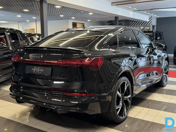 Black Audi E-Tron 2020 in Marupe, with an engine capacity of 0.00 L and mileage of 115 thousand km for 28990 €, photo 2 on AUTOMOTO.COM.LV