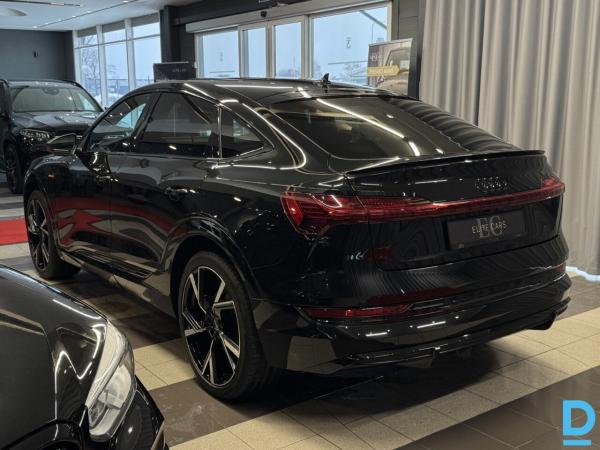 Black Audi E-Tron 2020 in Marupe, with an engine capacity of 0.00 L and mileage of 115 thousand km for 28990 €, photo 4 on AUTOMOTO.COM.LV