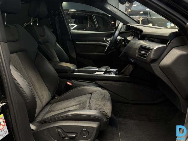 Black Audi E-Tron 2020 in Marupe, with an engine capacity of 0.00 L and mileage of 115 thousand km for 28990 €, photo 8 on AUTOMOTO.COM.LV