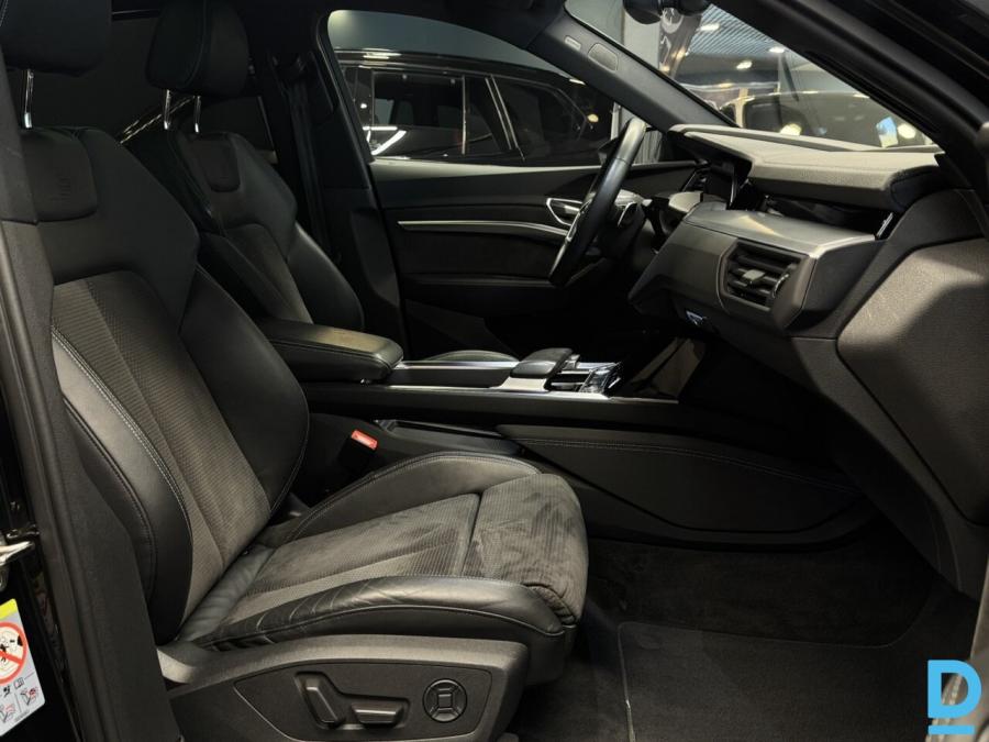 Black Audi E-Tron 2020 in Marupe, with an engine capacity of 0.00 L and mileage of 115 thousand km for 28990 €, photo 8 on AUTOMOTO.COM.LV