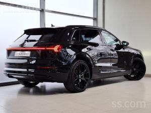 Black Audi E-Tron 2020 in Riga, with an engine capacity of 0.00 L and mileage of 133 thousand km for 27500 €, photo 2 on AUTOMOTO.COM.LV